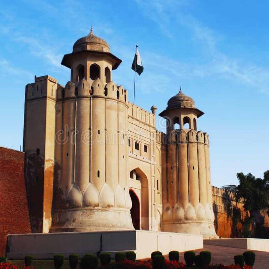 Badshahi Mosque - Gypsy Traces and Tours